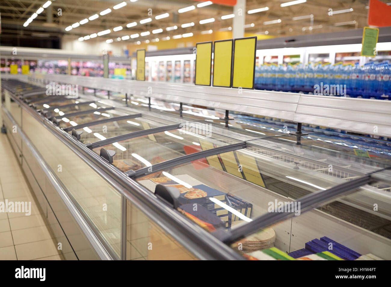 freezers at grocery store Stock Photo - Alamy