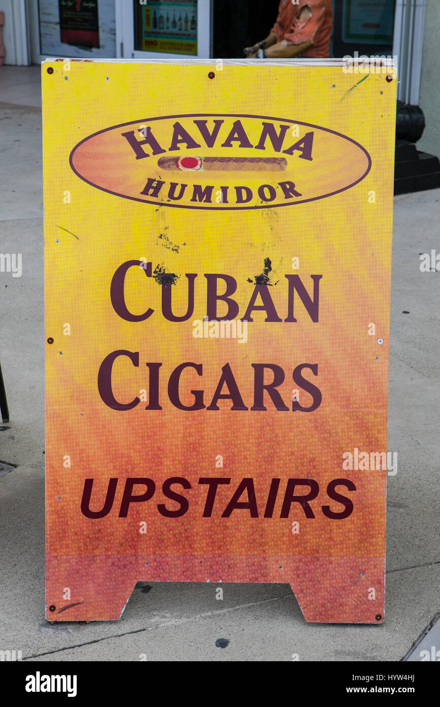 Cigar store sign hi-res stock photography and images - Alamy