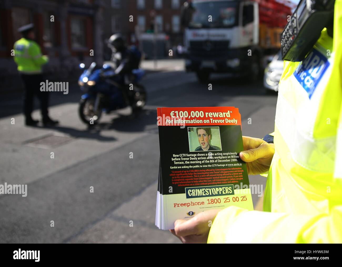 Garda hand out leaflets on Haddington Road in Dublin appealing for ...