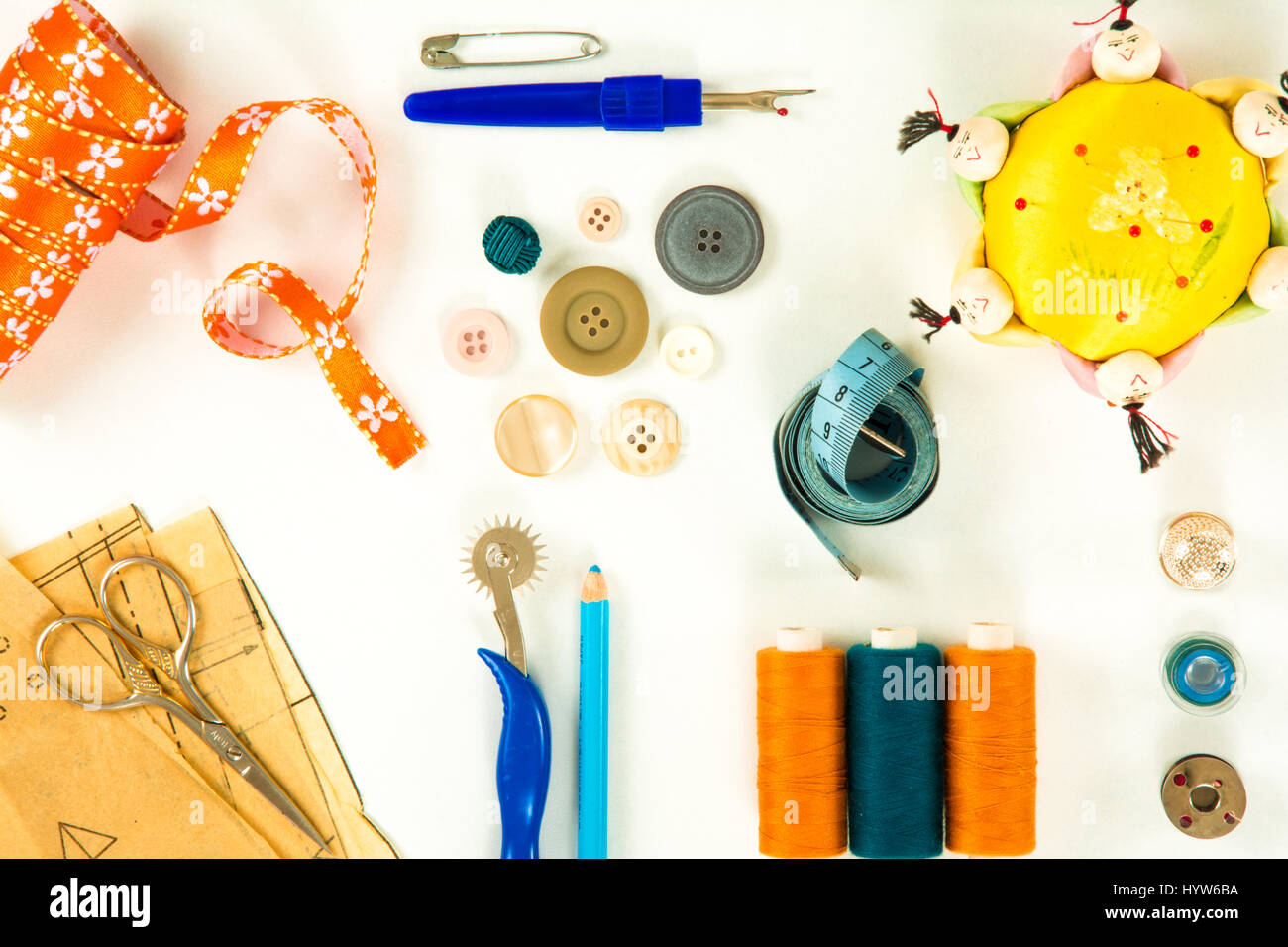 Sewing items hi-res stock photography and images - Alamy