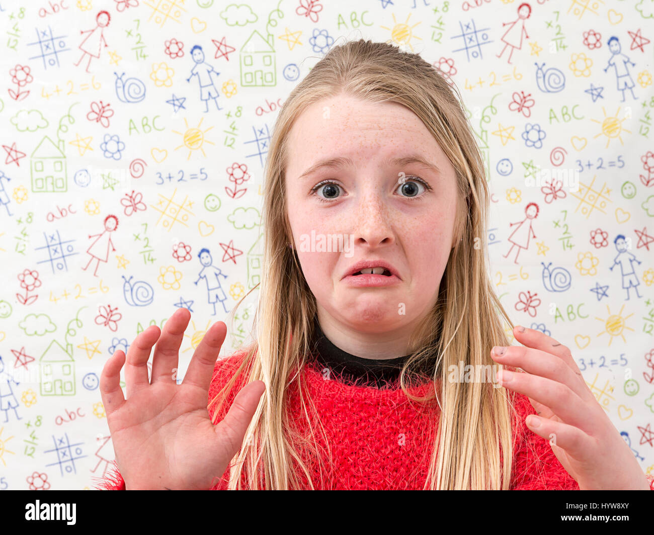 Scared child hi-res stock photography and images - Alamy