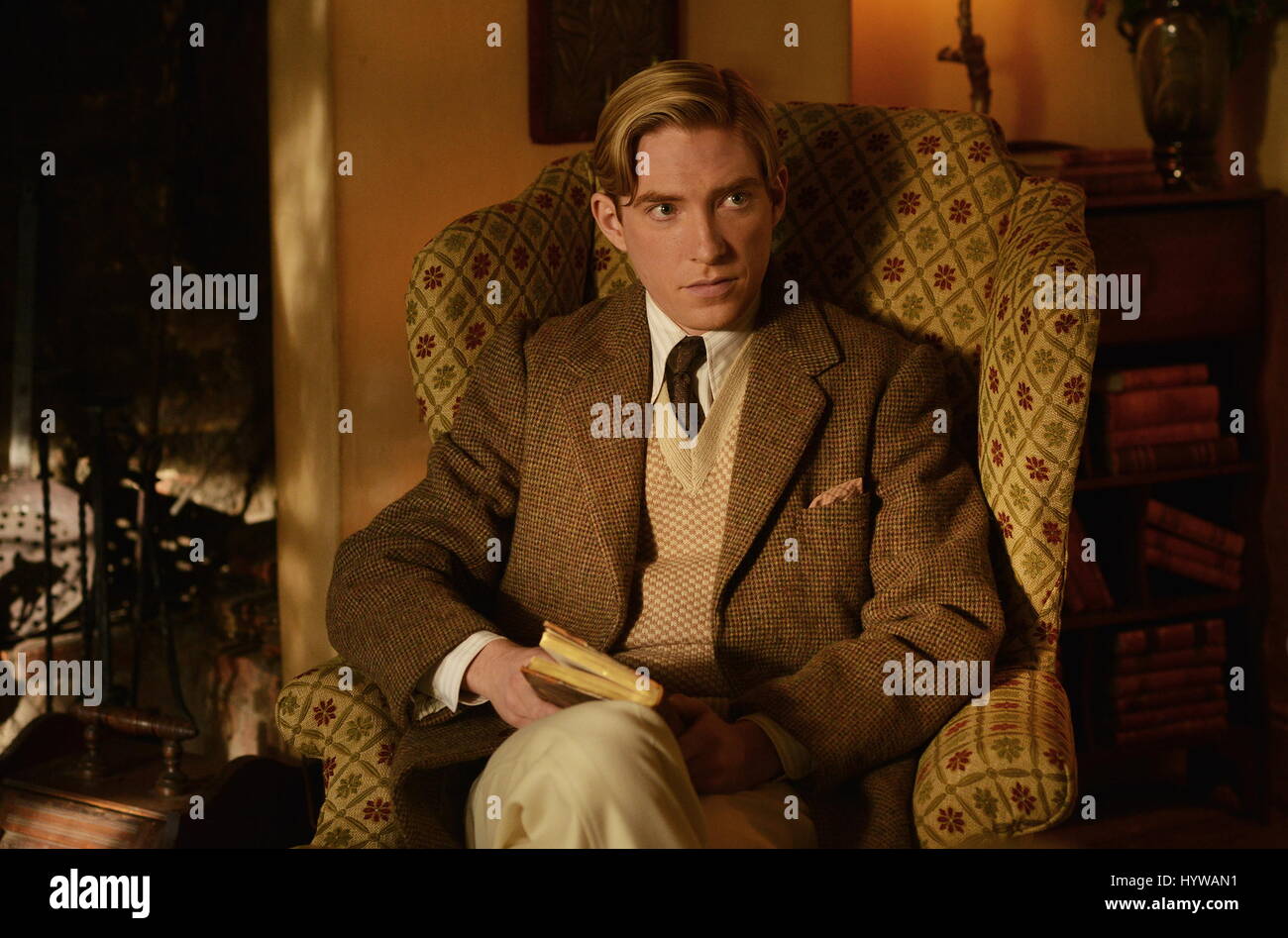 Christopher robin winnie the pooh hi-res stock photography and images ...