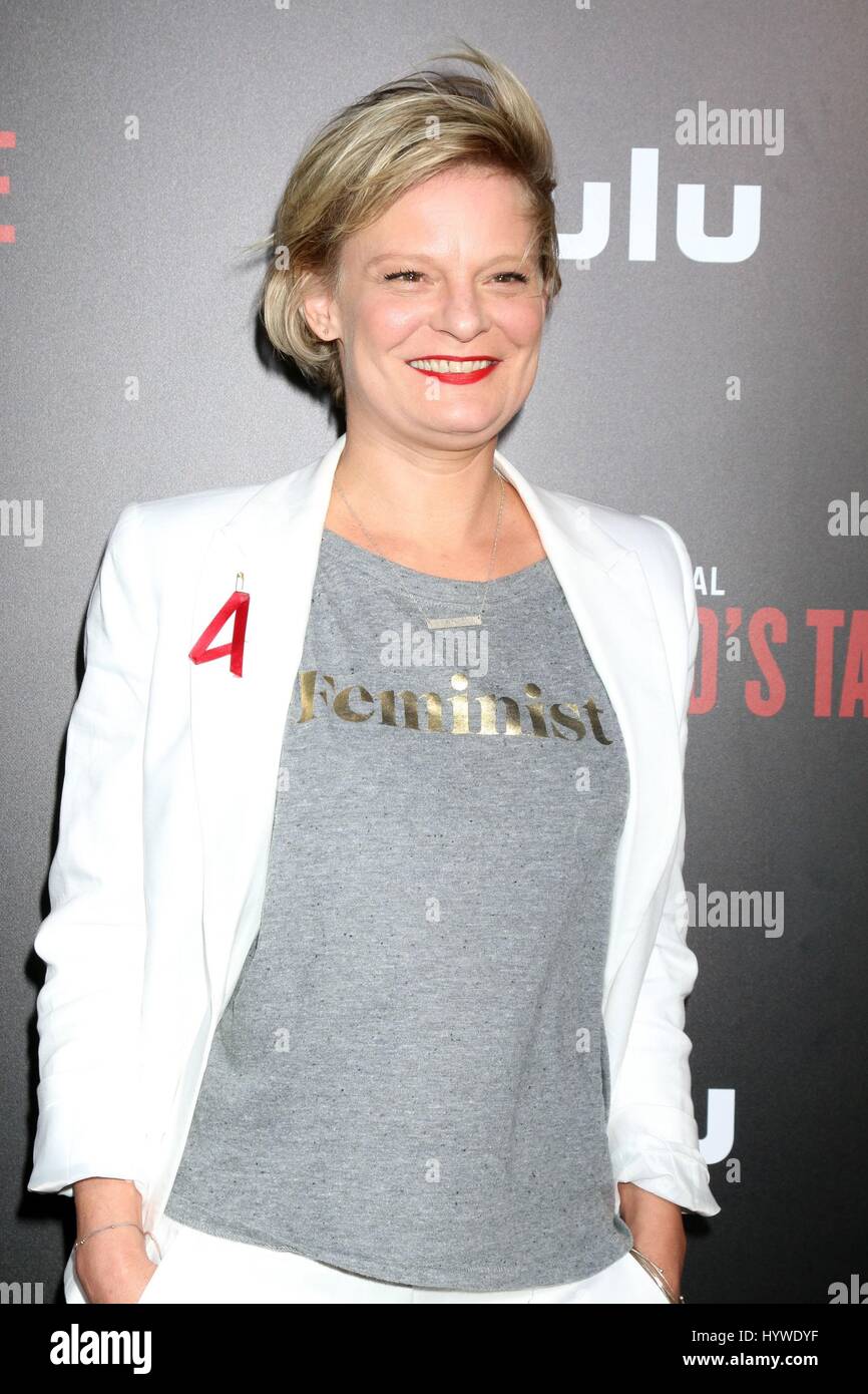 Martha Plimpton Bikini