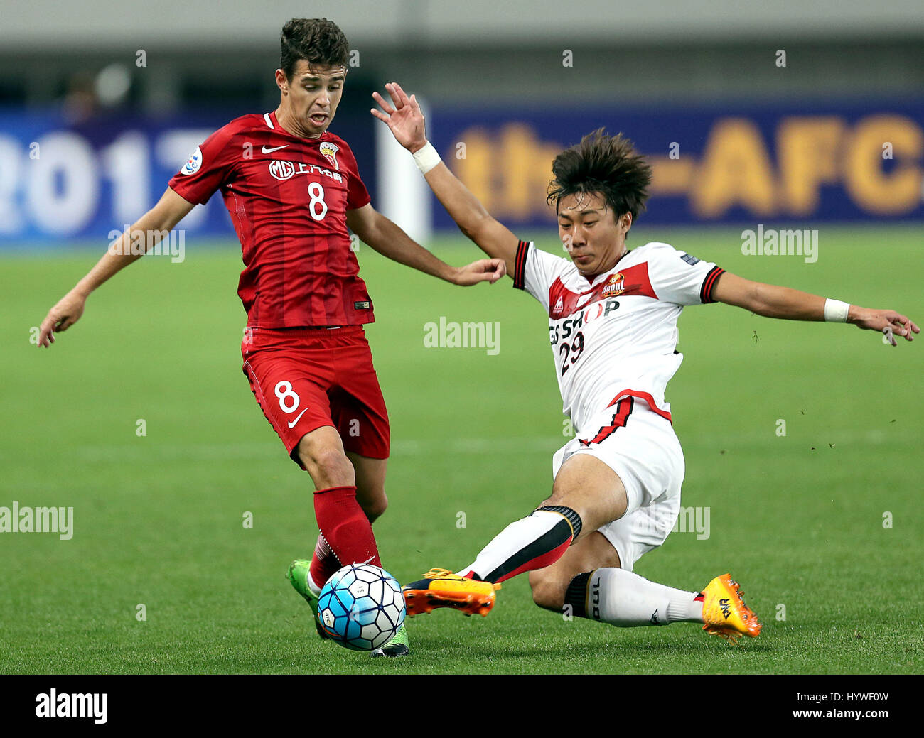 Shanghai, China. 26th Apr, 2017. Shanghai SIPG's Oscar Emboaba Junior ...