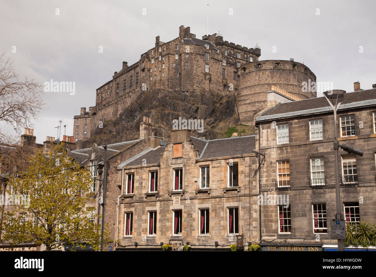 Edinburgh, Scotland, UK. 26th April, 2017. A view of Edinburgh Castle ...