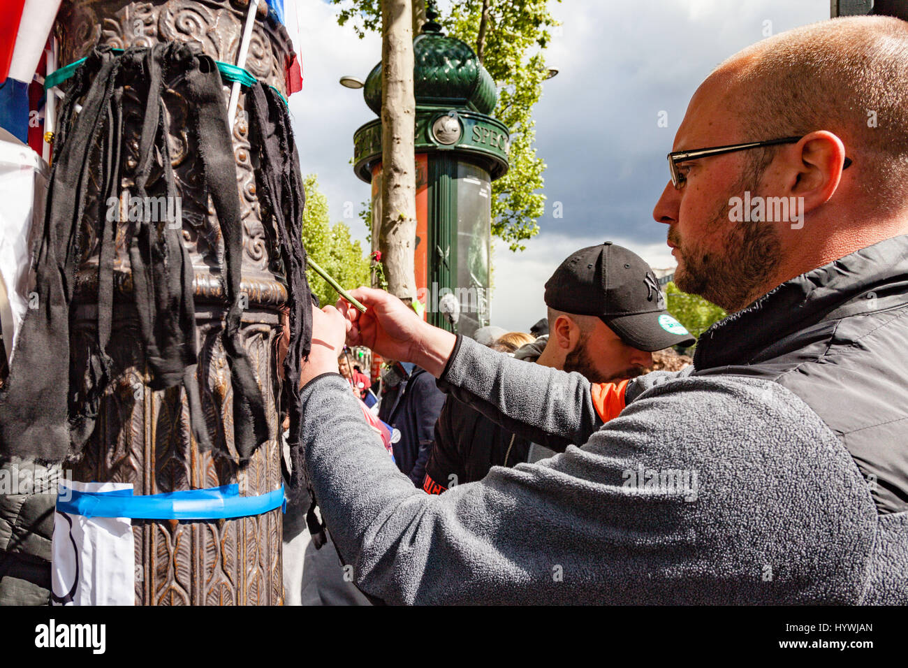 Mourning manifestation hi-res stock photography and images - Alamy