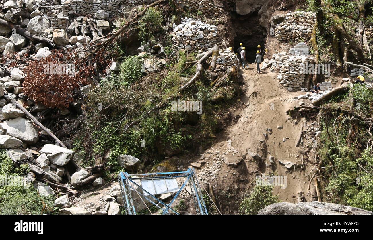 Rasuwa, Nepal. 27th April, 2017. People work at a reconstruction site ...