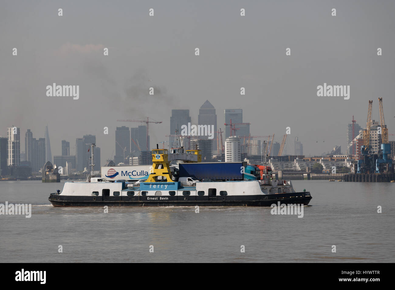 Woolwich ferry canary wharf hi-res stock photography and images - Alamy