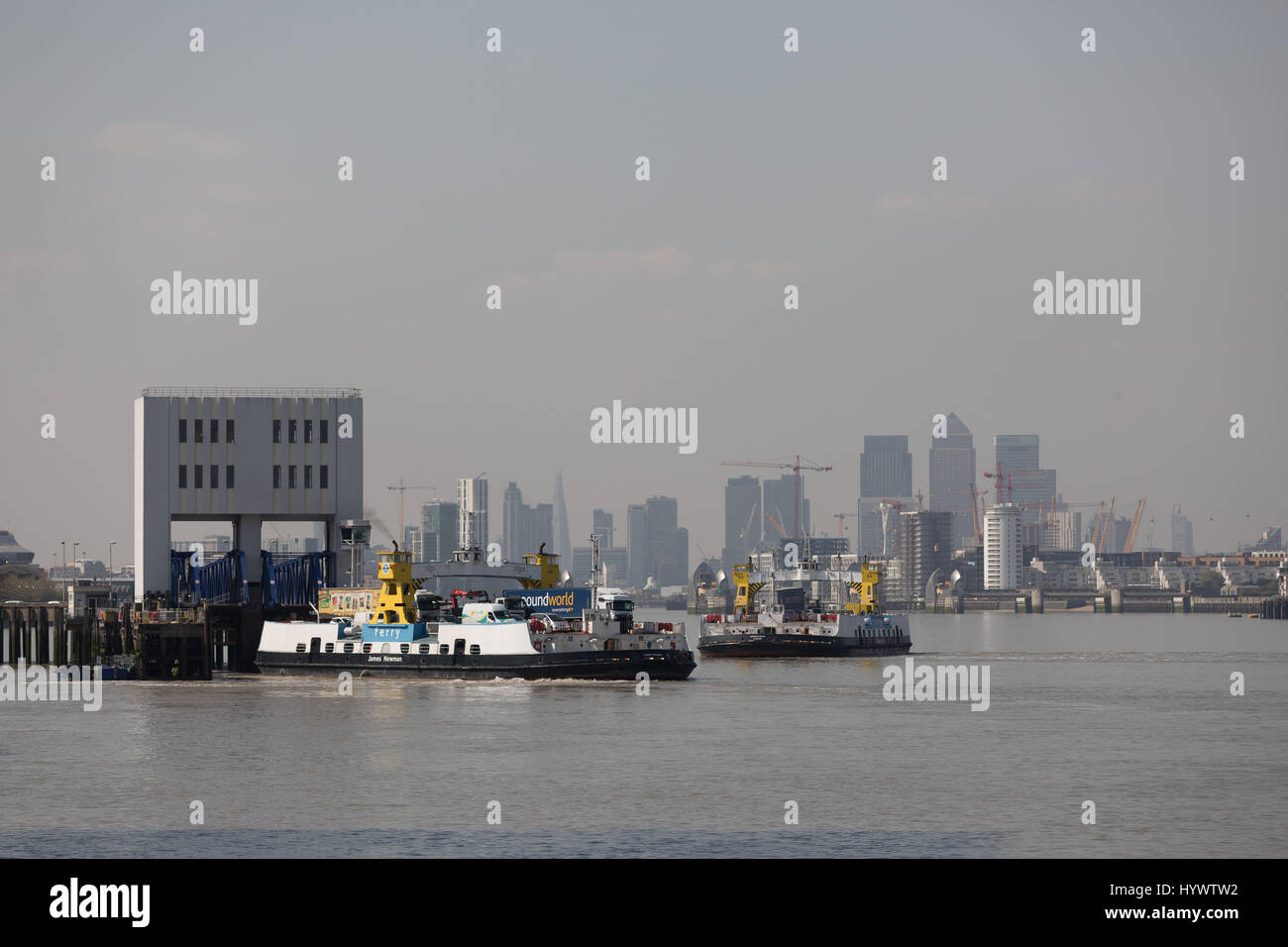 Woolwich ferry canary wharf hi-res stock photography and images - Alamy