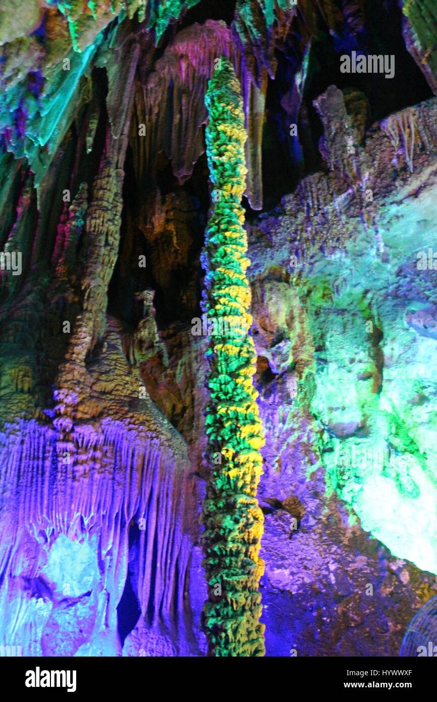 Silver cave guilin hi-res stock photography and images - Alamy