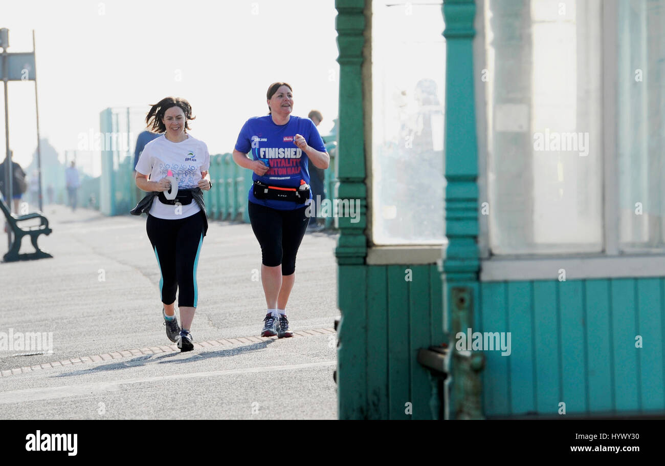 Brighton, UK. 7th Apr, 2017. with temperatures forecast to reach over ...