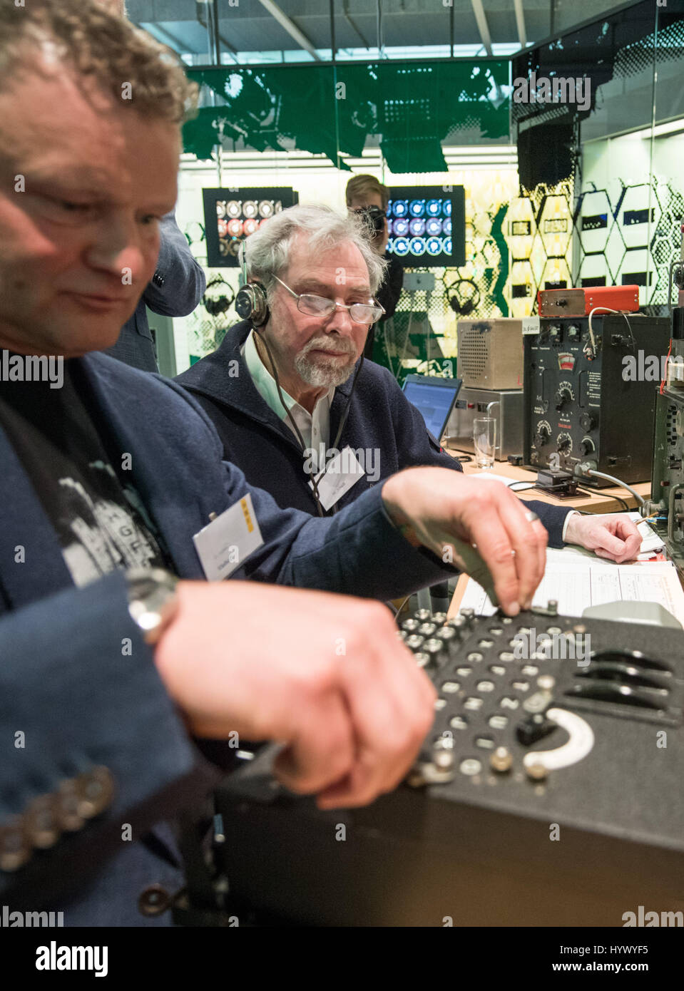 Radio operator world war ii hi-res stock photography and images - Alamy