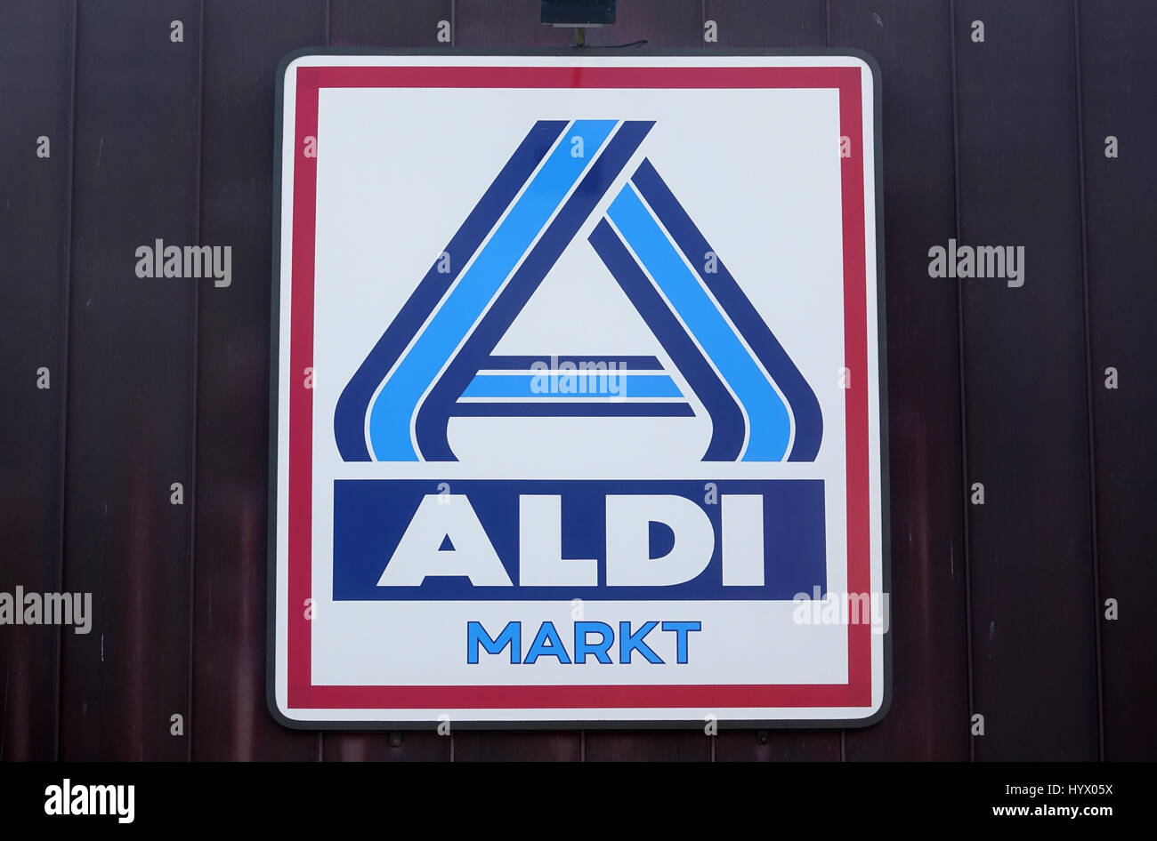 Aldi nord logo on the supermarket hi-res stock photography and images ...