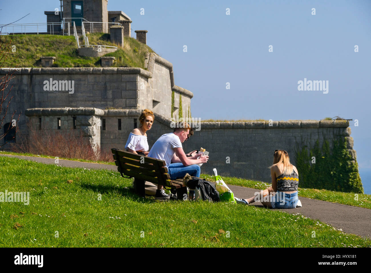 Weymouth, Dorset, UK. 7th Apr, 2017. UK Weather. Nothe Gardens under ...