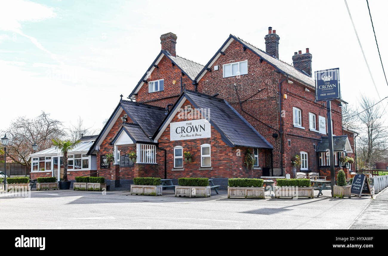 Cheshire village traditional hi-res stock photography and images - Alamy