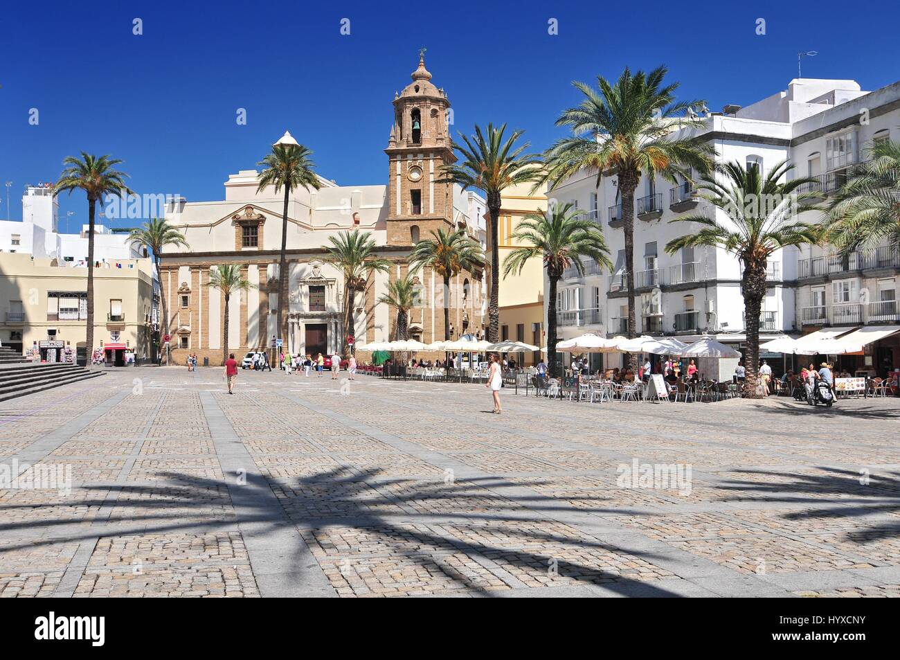 Santiago Church and pavement cafe in Cathedral Square, Cadiz, Cadiz ...