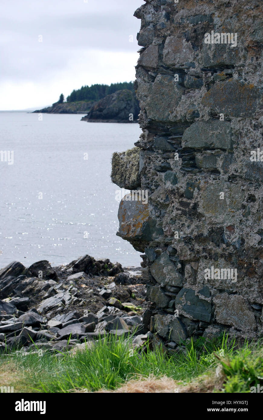 Abandoned stone wall overlooking the sea Stock Photo - Alamy