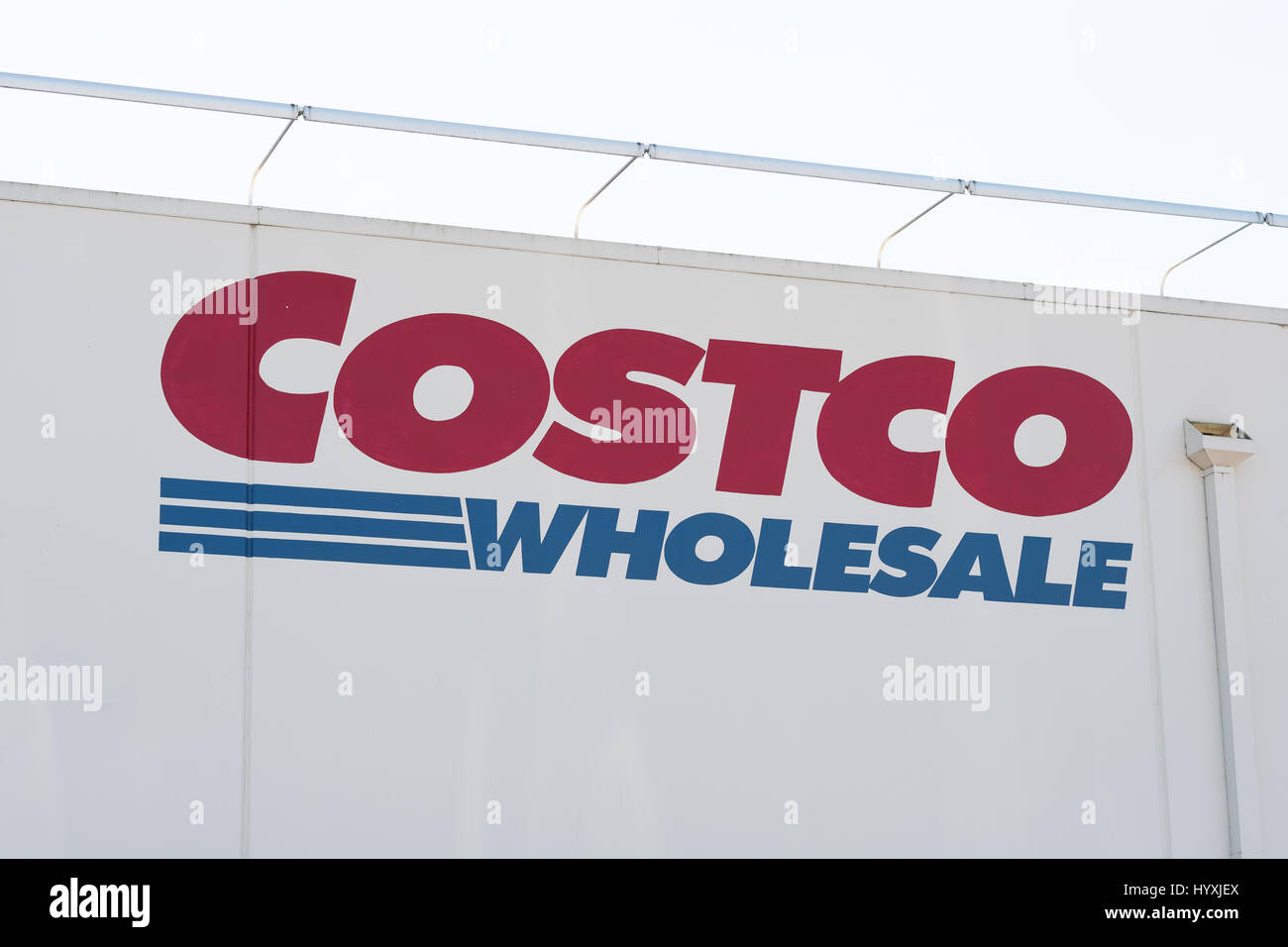 Costco logo hi-res stock photography and images - Alamy