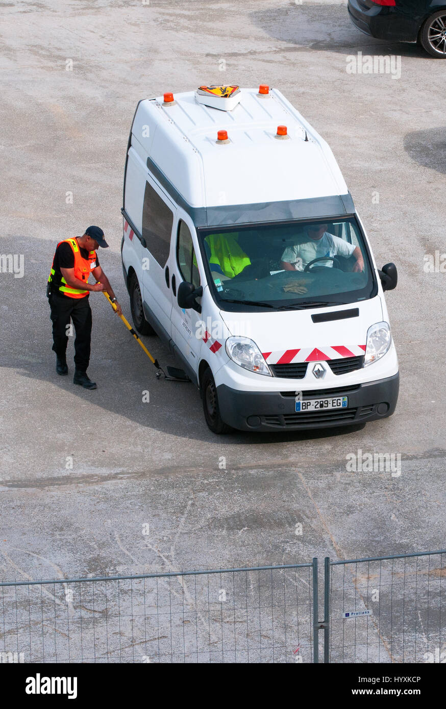 Vehicle check point hi-res stock photography and images - Alamy