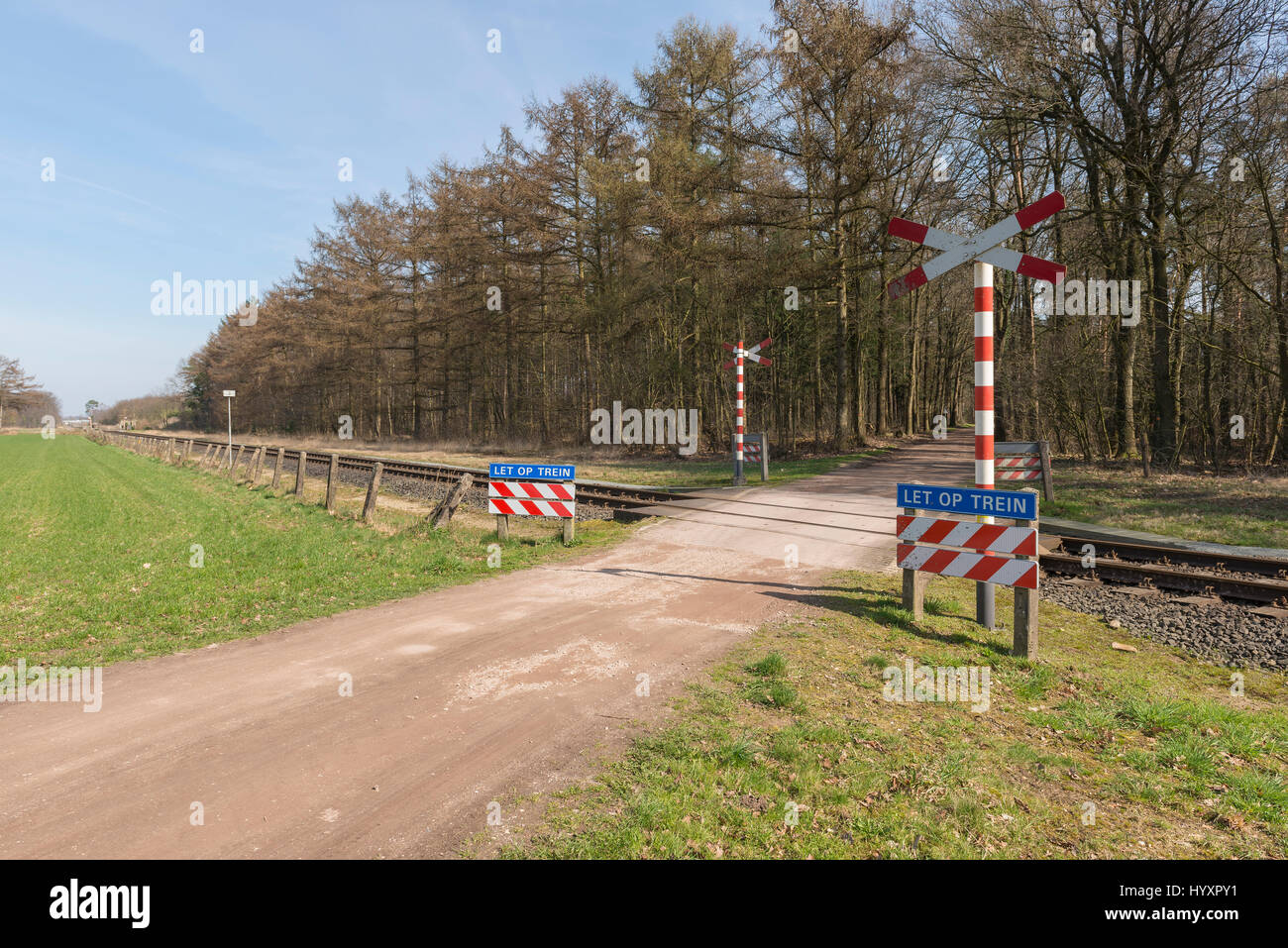 Unguarded level crossing hi-res stock photography and images - Alamy