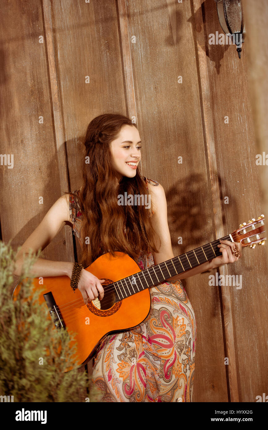 Hippie guitarist hi-res stock photography and images - Alamy