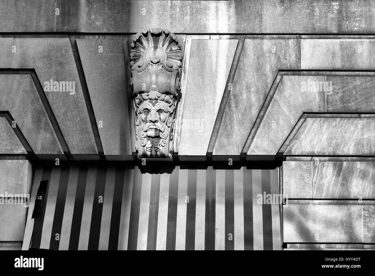Face the wall hi-res stock photography and images - Alamy