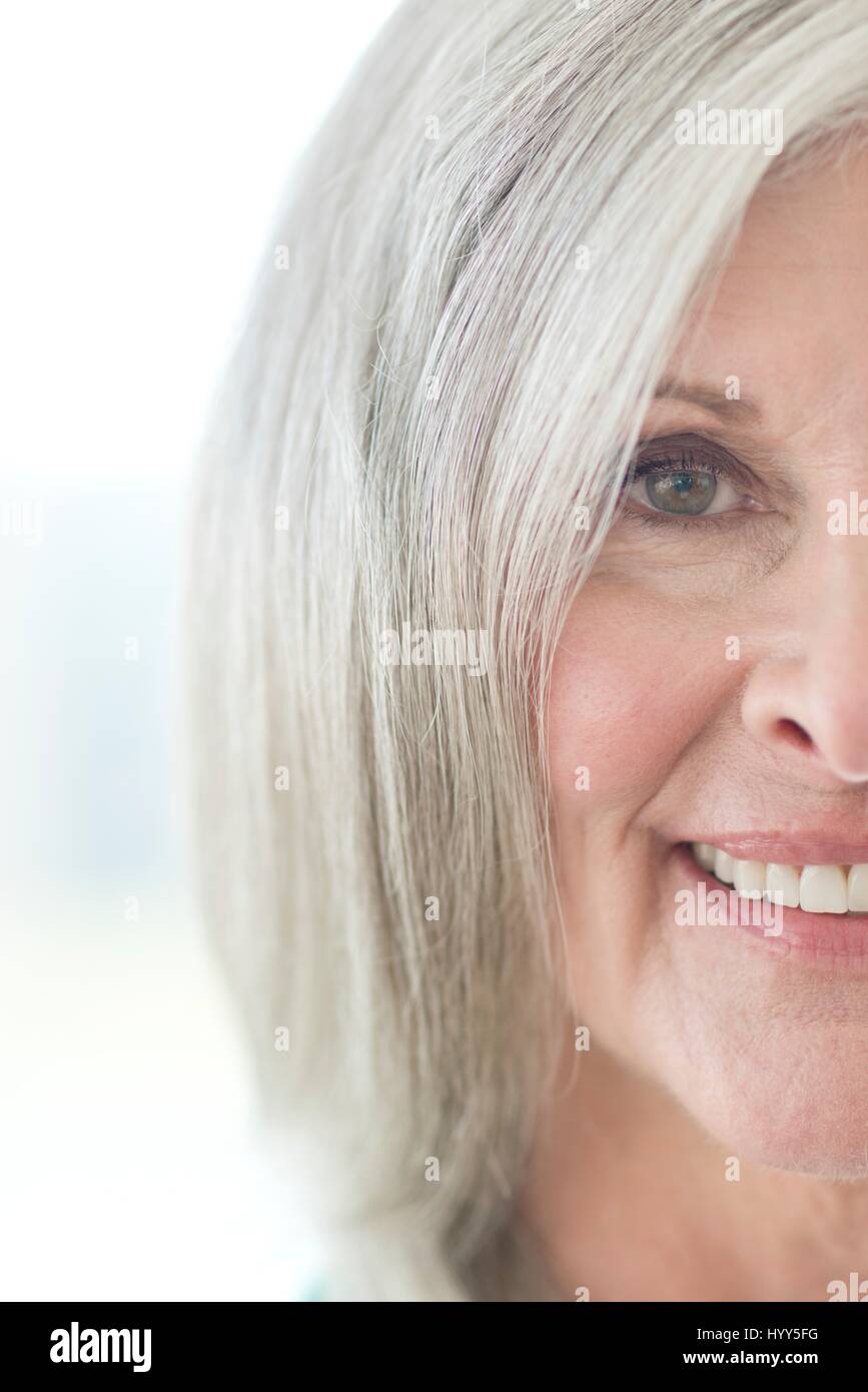 Plain looking woman hi-res stock photography and images - Alamy