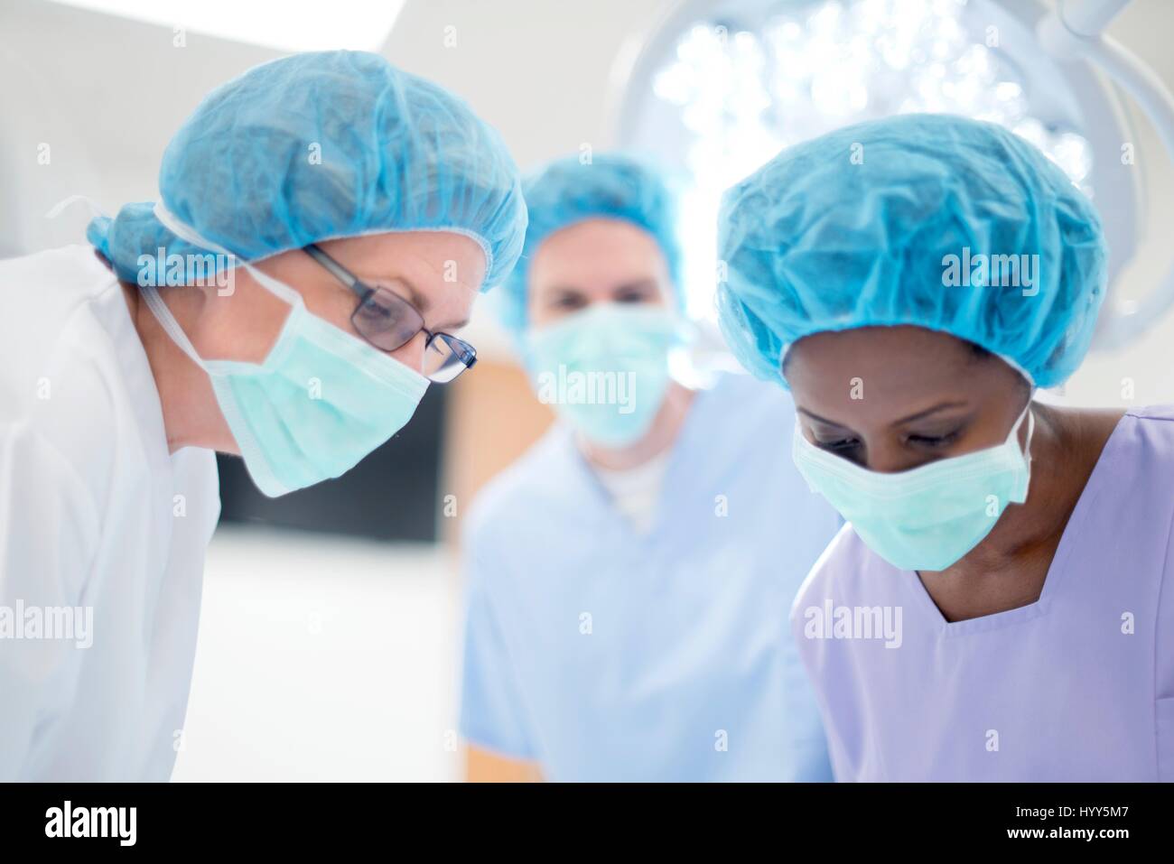 Operating theatre hi-res stock photography and images - Alamy