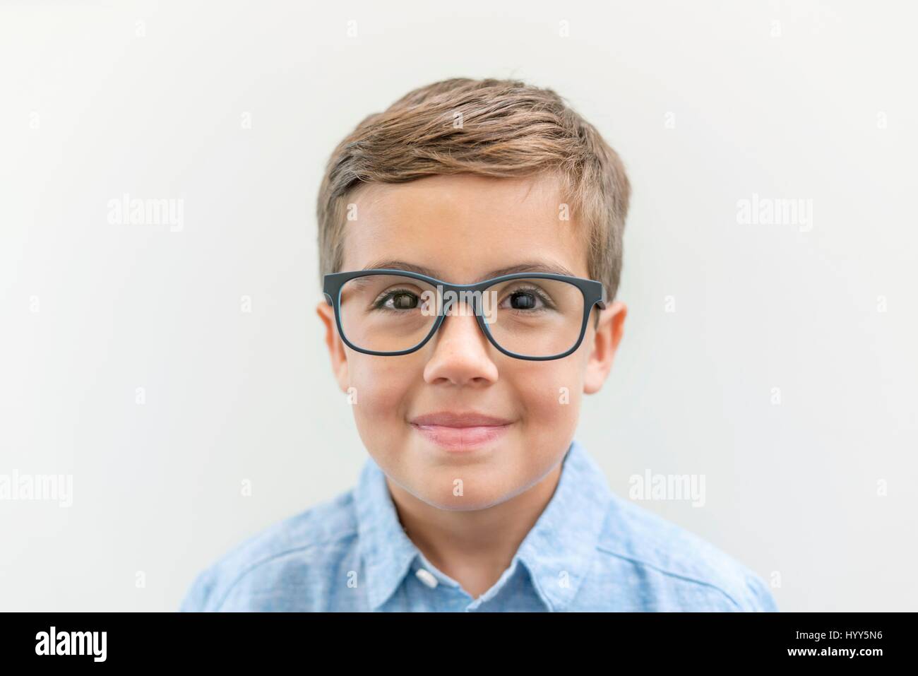 Wearing glasses spectacles hi-res stock photography and images - Alamy