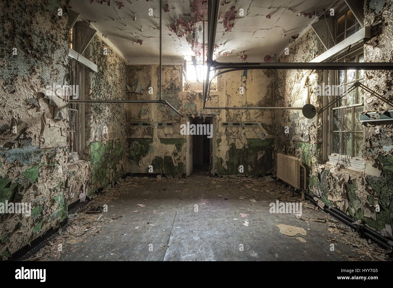EERIE images of Europe’s most spooky abandoned hospitals show just how ...
