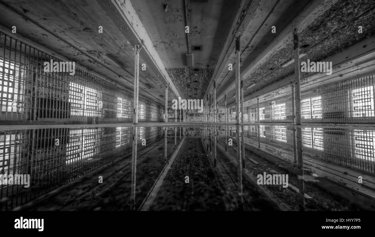 MICHIGAN, USA: EERIE images offer a last look at the decrepit remains ...