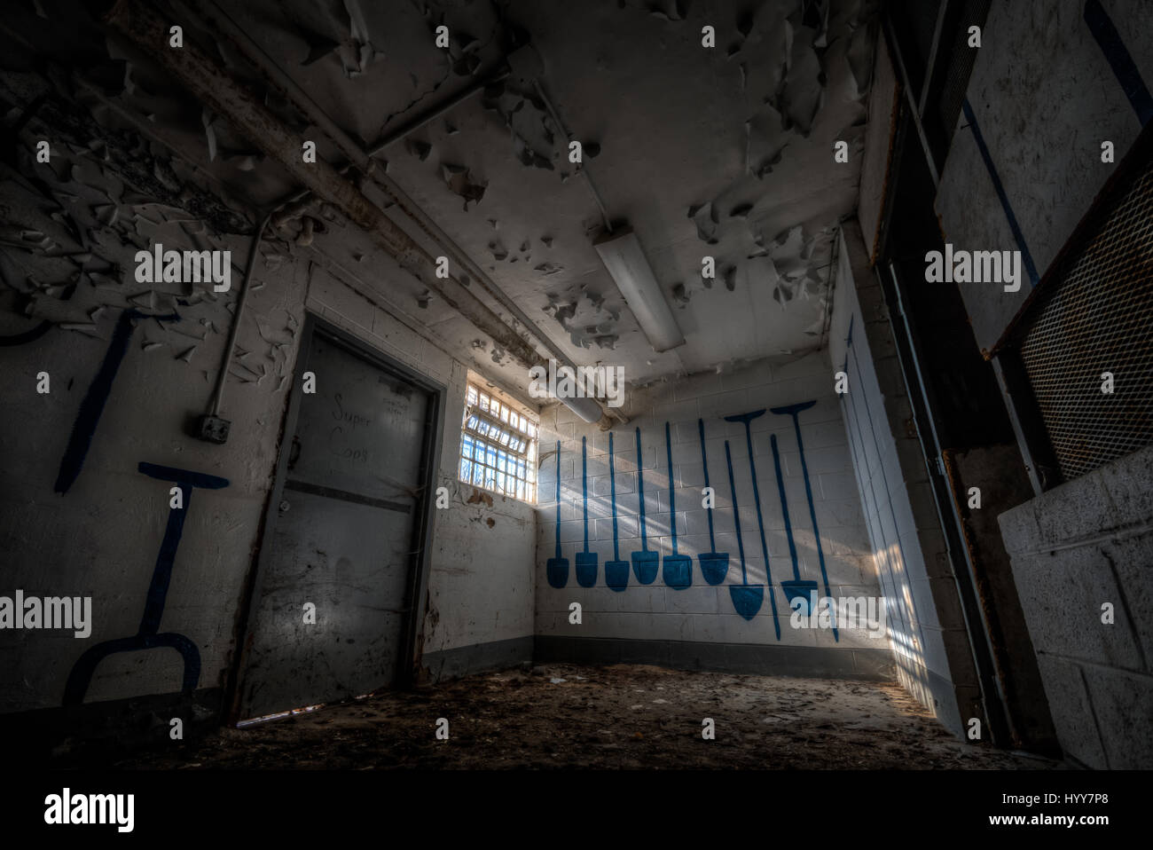 MICHIGAN, USA: EERIE images offer a last look at the decrepit remains ...