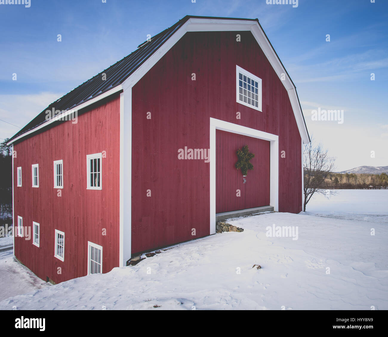 New england barn hi-res stock photography and images - Alamy