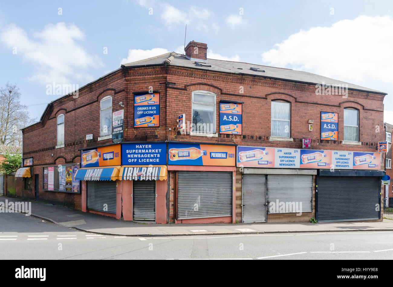 An off licence sign hi-res stock photography and images - Alamy