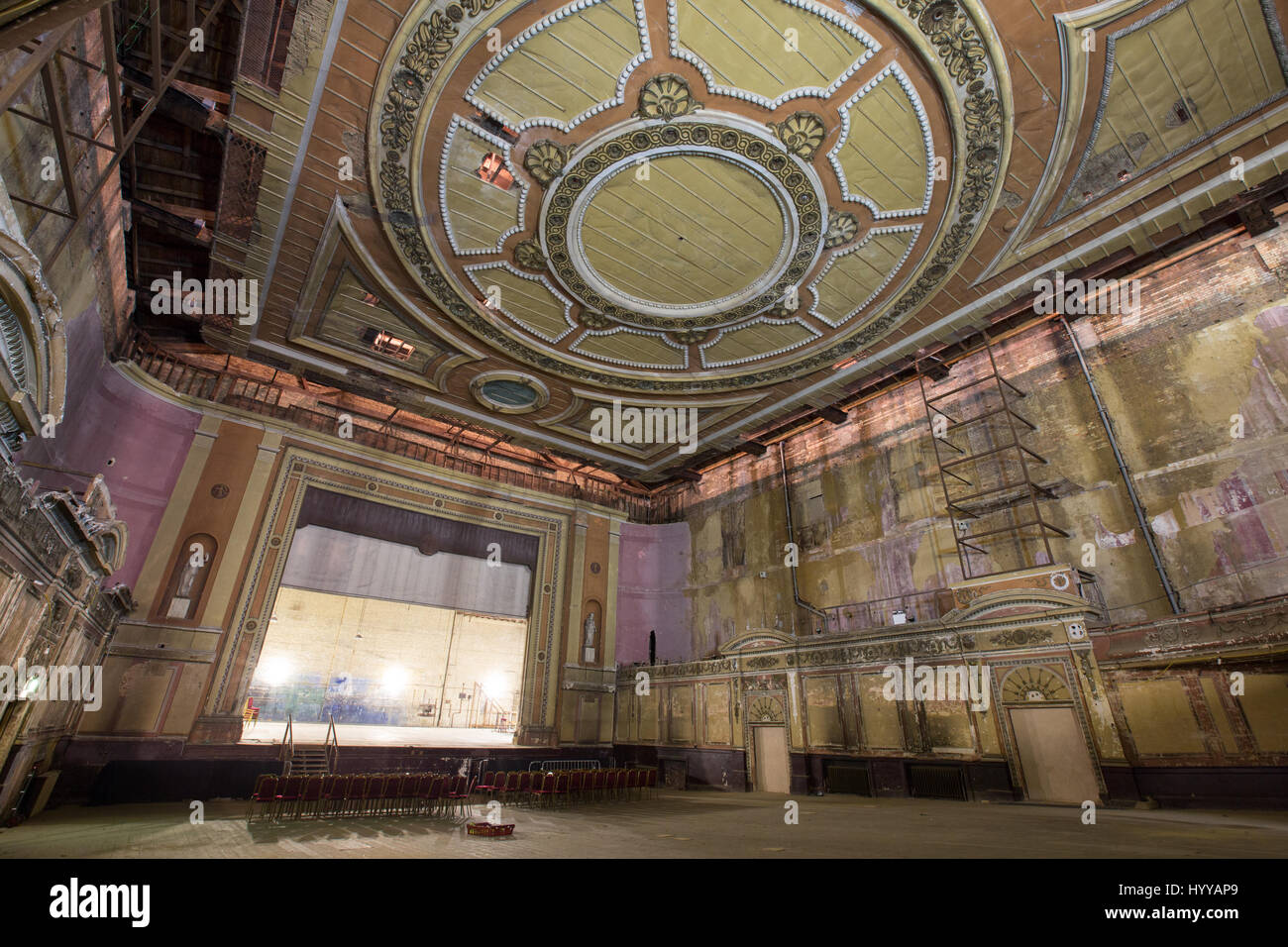 Victorian theatre stage hi-res stock photography and images - Alamy