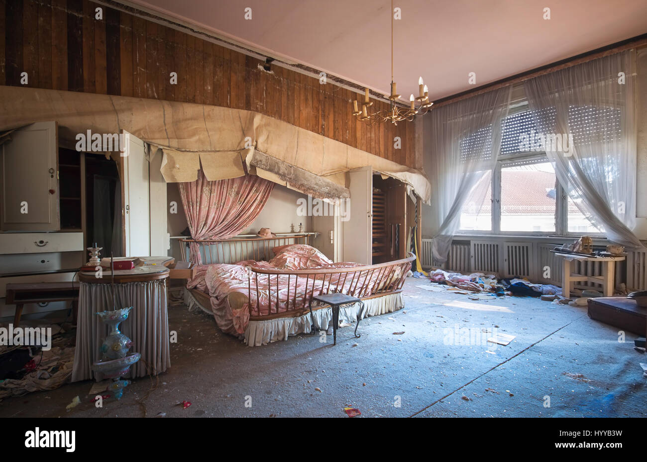 HAUNTING images have revealed what could be the spookiest abandoned ...
