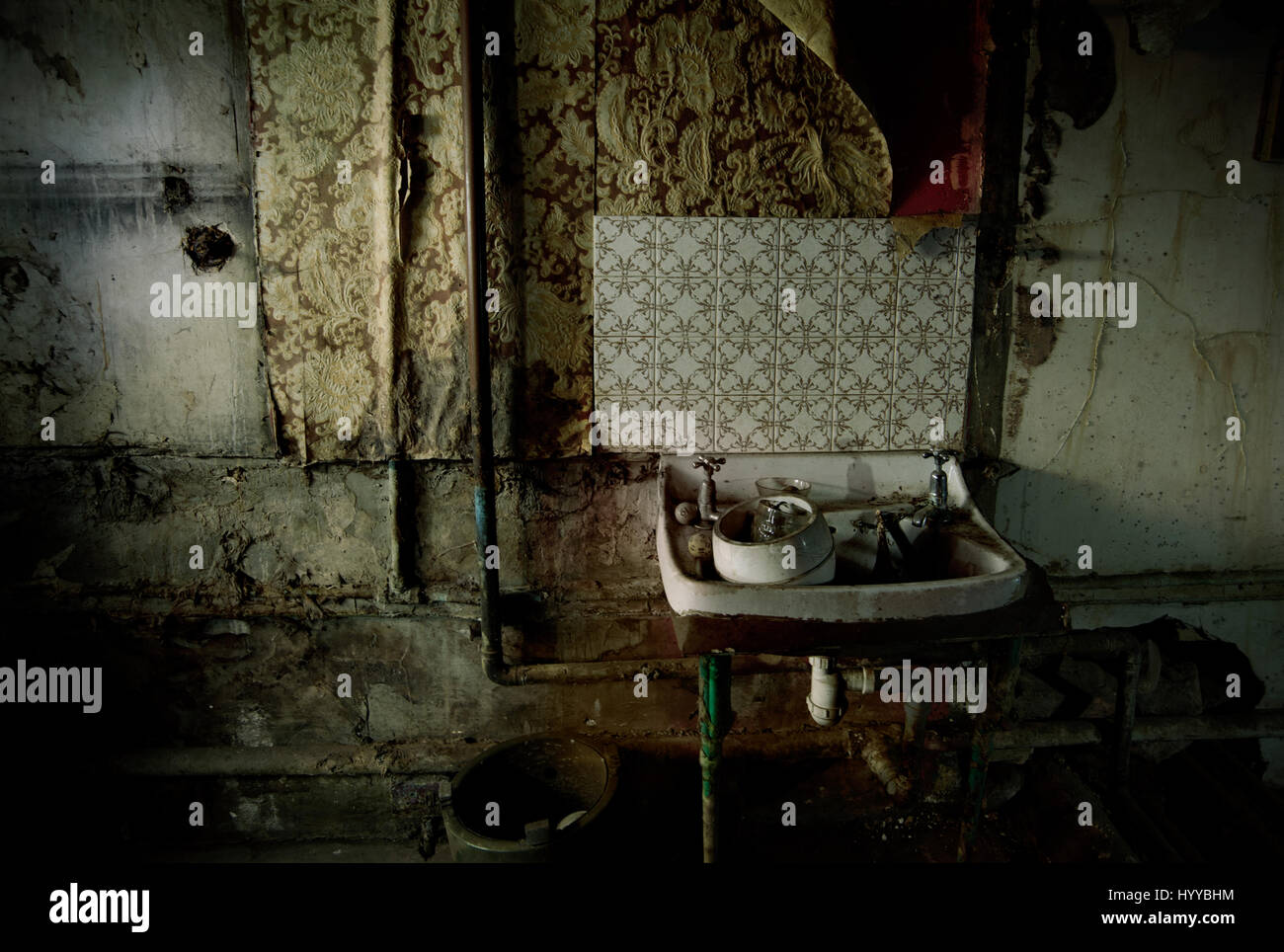 Hulme Hippodrome Manchester. STUNNING pictures have revealed the darker ...