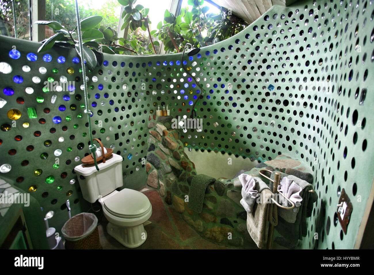 PHoenix bathroom. NEW MEXICO, USA: THESE ECO houses built to survive ...