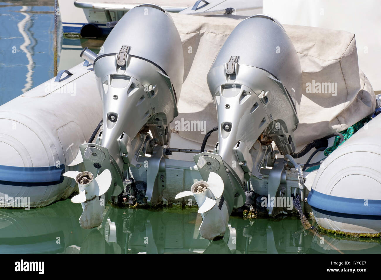Propeller turbine engines hi-res stock photography and images - Alamy