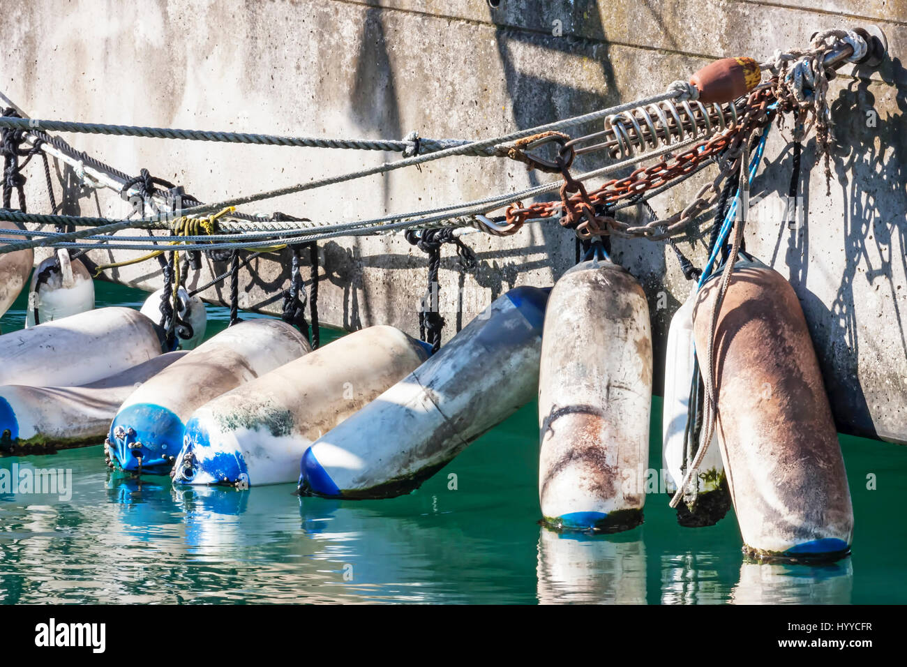 Frayed mooring rope hi-res stock photography and images - Alamy