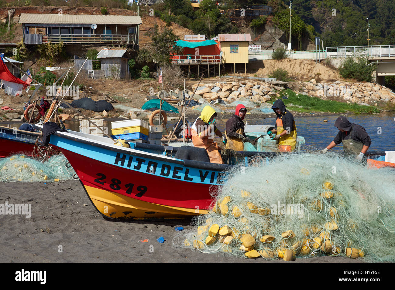 Fishing vessel offloading hi-res stock photography and images - Alamy