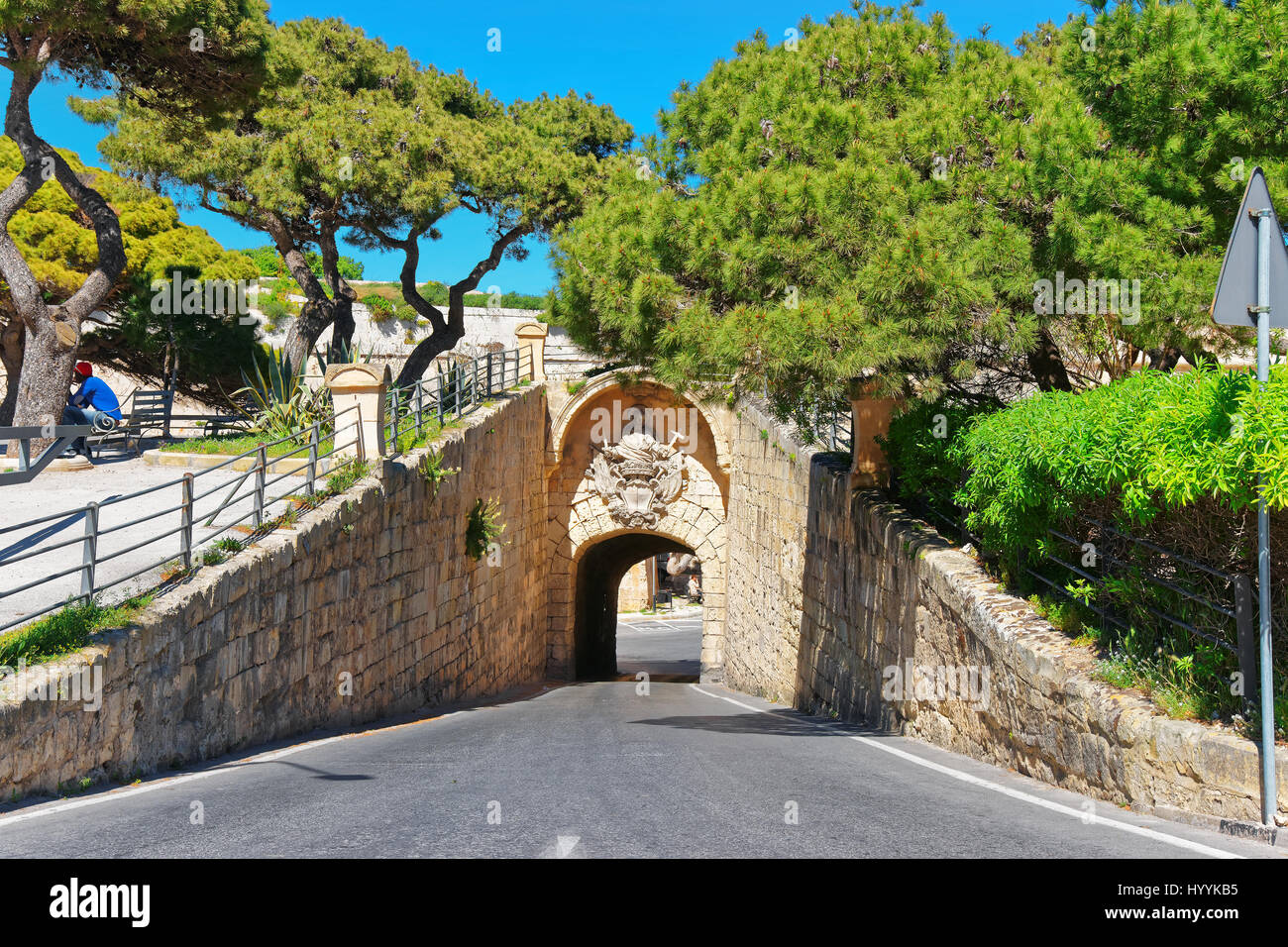 Outer greek gate hi-res stock photography and images - Alamy
