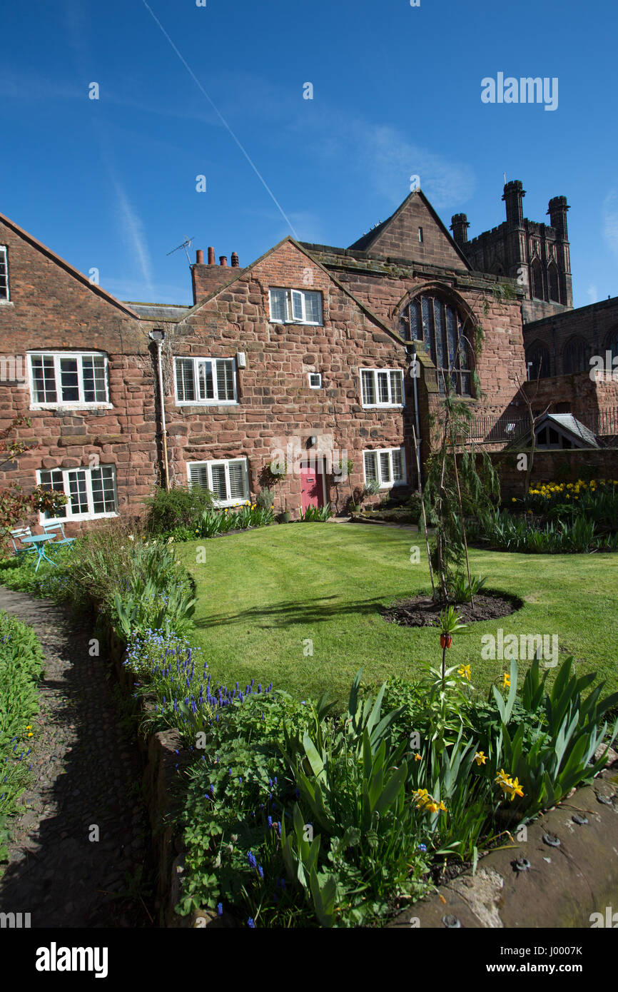 City of Chester, England. Picturesque view of two cottages in Chester’s ...