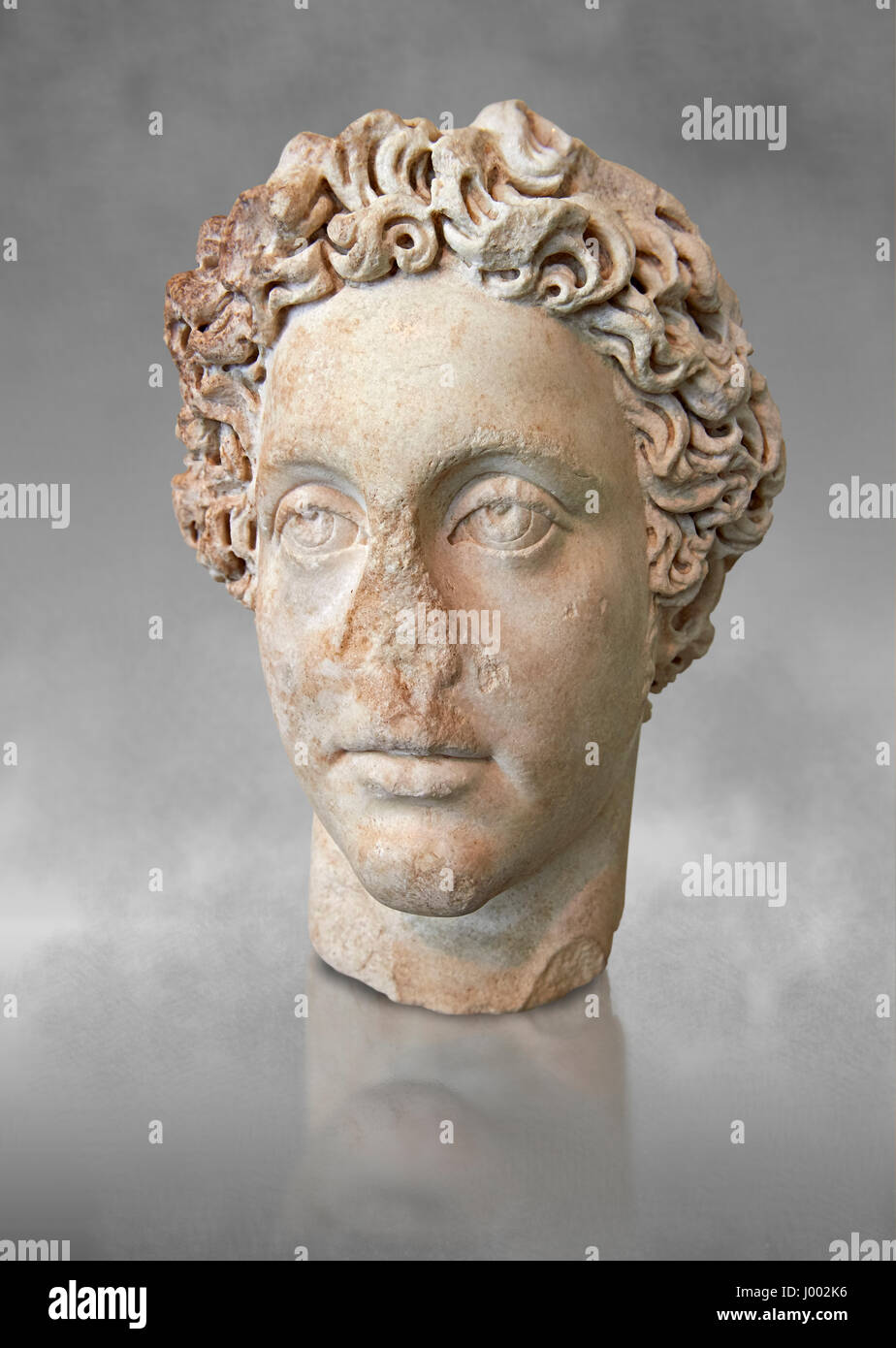Emperor commodus hi-res stock photography and images - Alamy