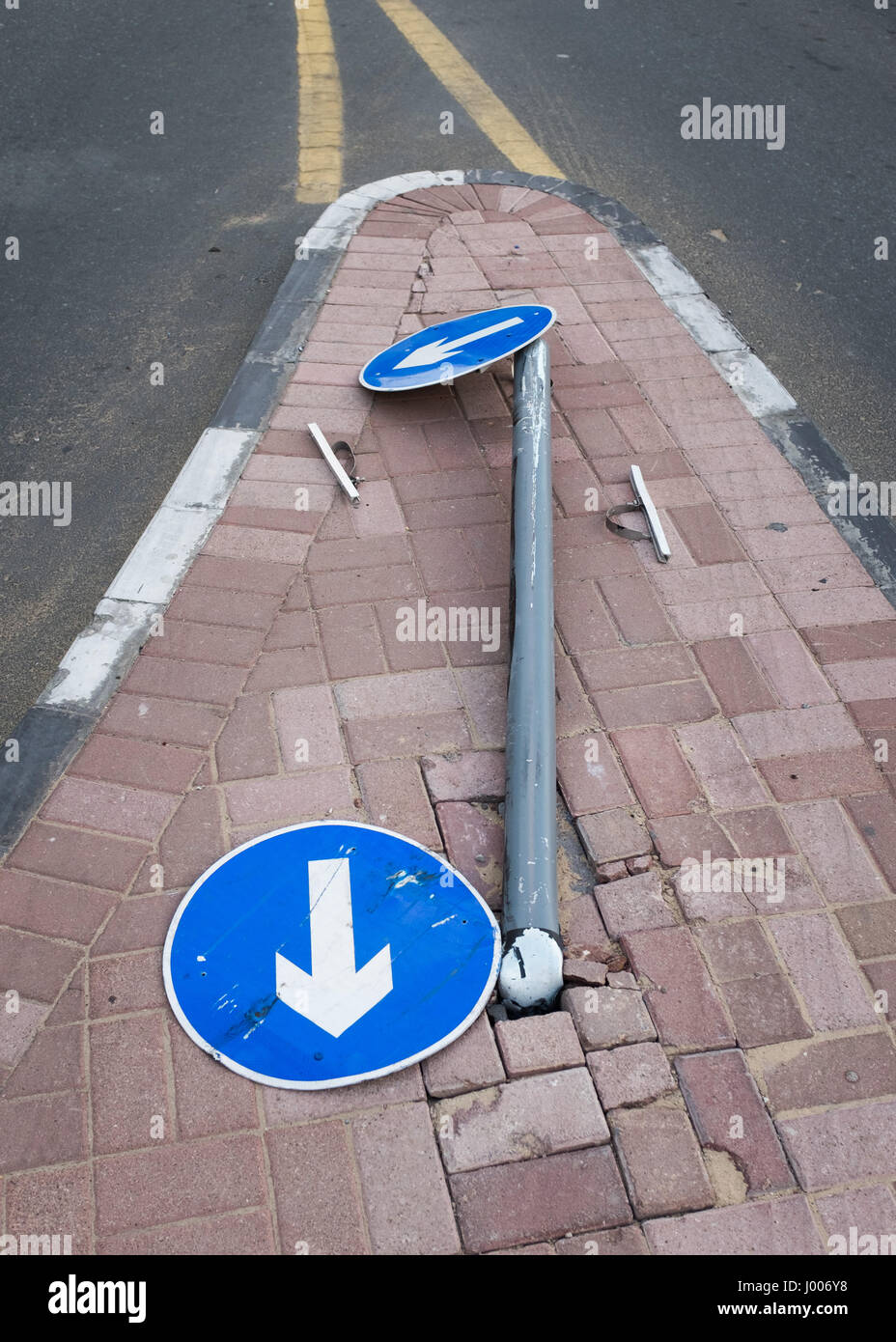 Dubai road traffic sign hi-res stock photography and images - Alamy