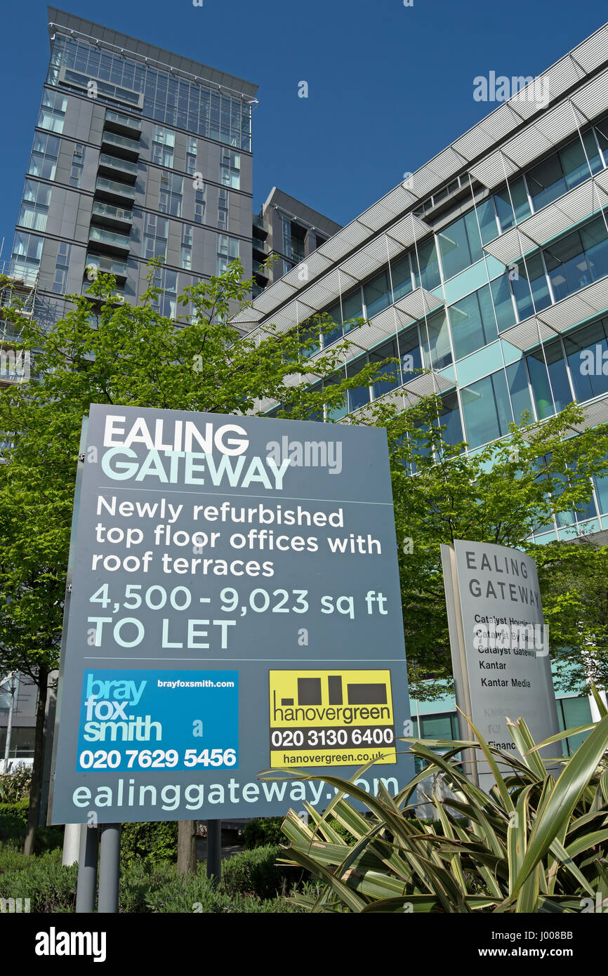 Space for rent billboard hi-res stock photography and images - Alamy