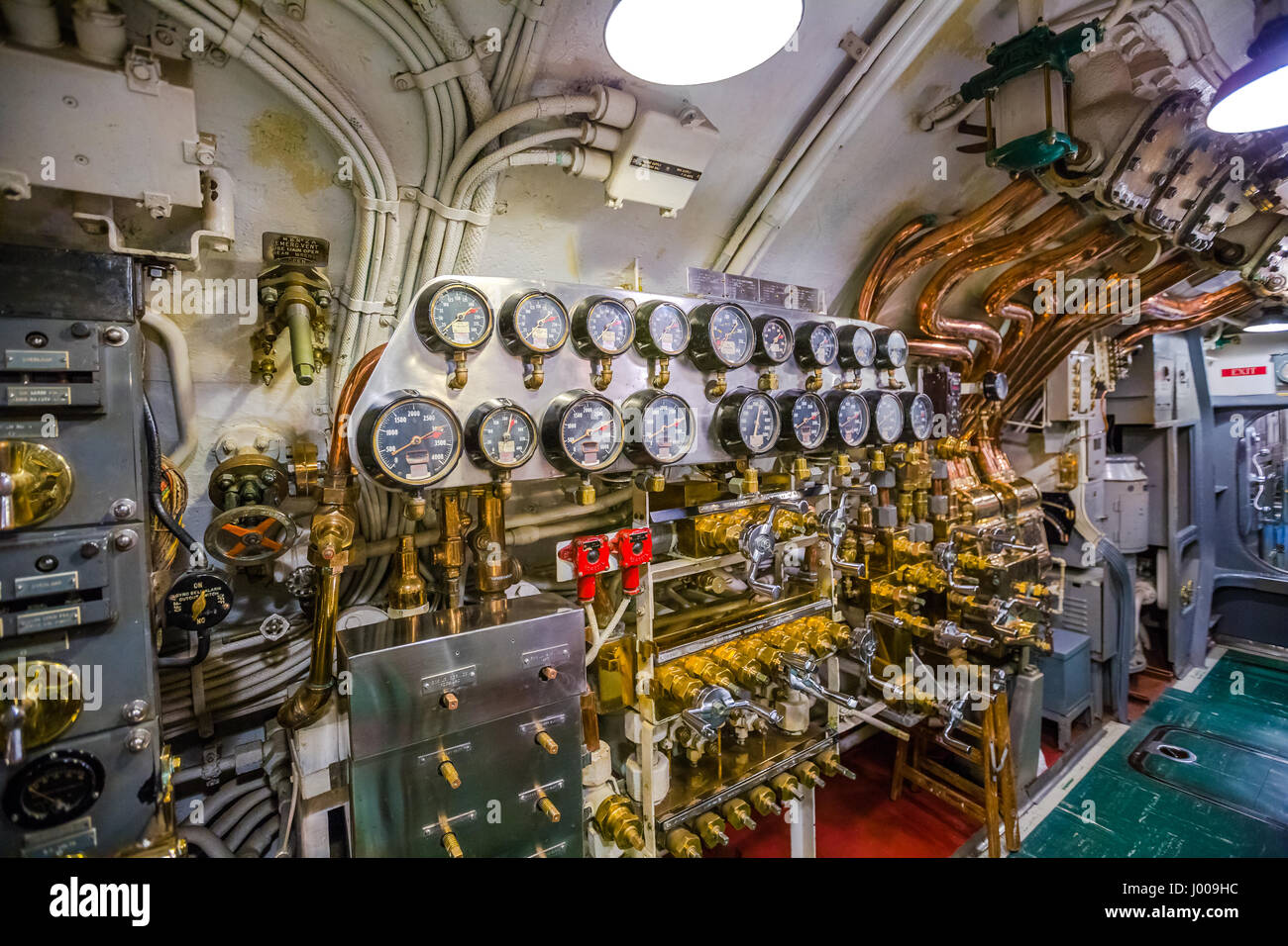 Warship machine hi-res stock photography and images - Alamy