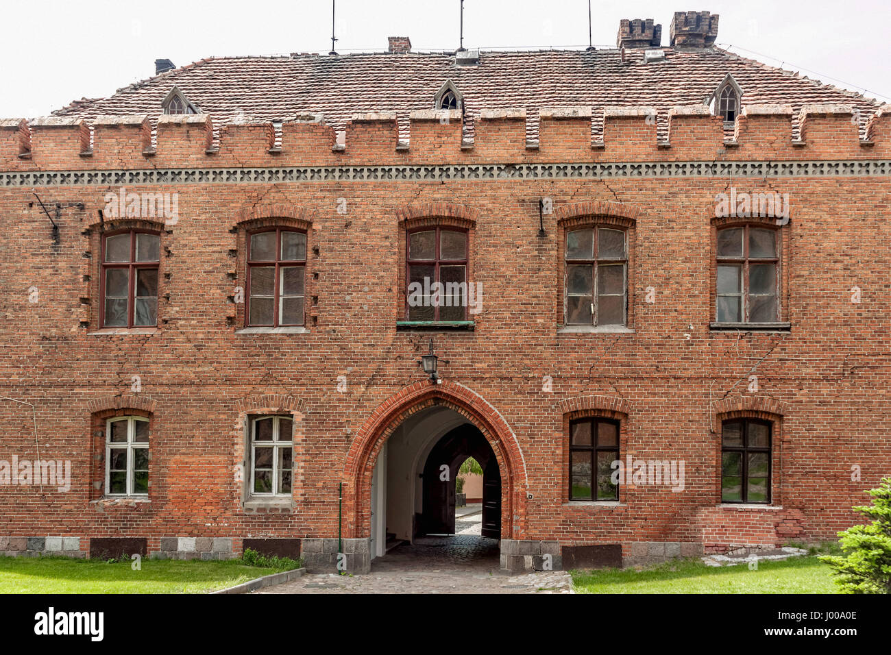 Gate in restored medieval hi-res stock photography and images - Alamy