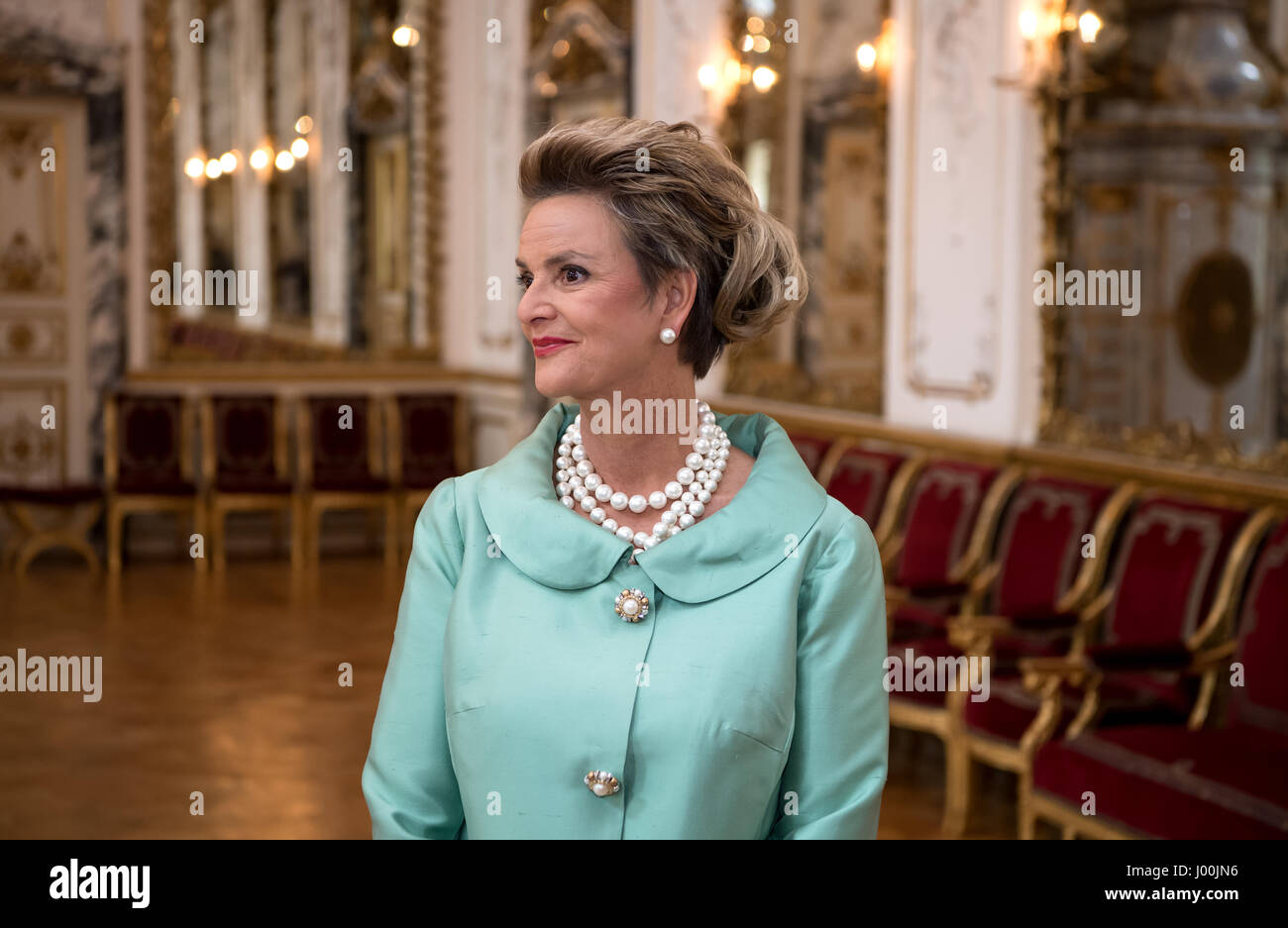 Regensburg, Germany. 07th Apr, 2017. Gloria, Princess of Thurn and ...