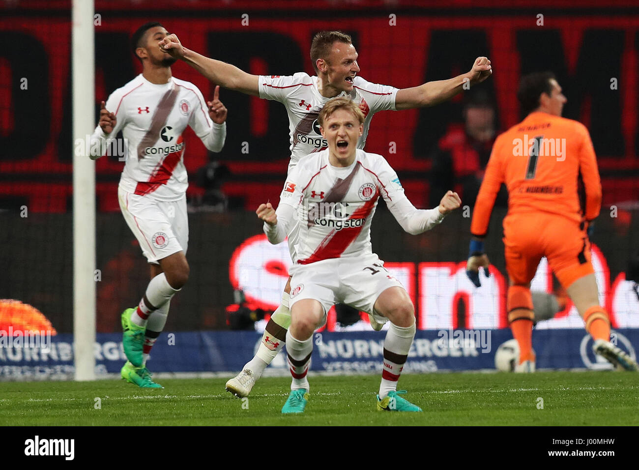 Nuremberg, Germany. 07th Apr, 2017. St. Pauli's Jeremy Dudziak (L-R ...